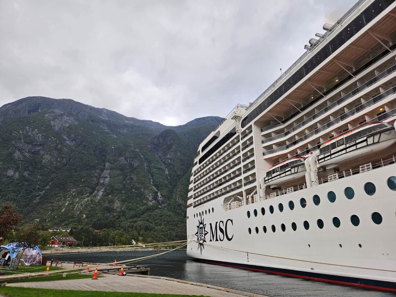 Los 3 Mejores Cruceros Por Los Fiordos Noruegos en el 2025