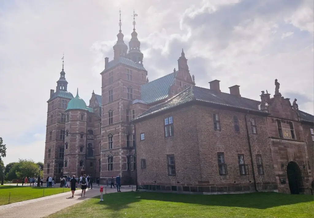 Descubre Copenhague en un Día de Crucero: 5 Imperdibles